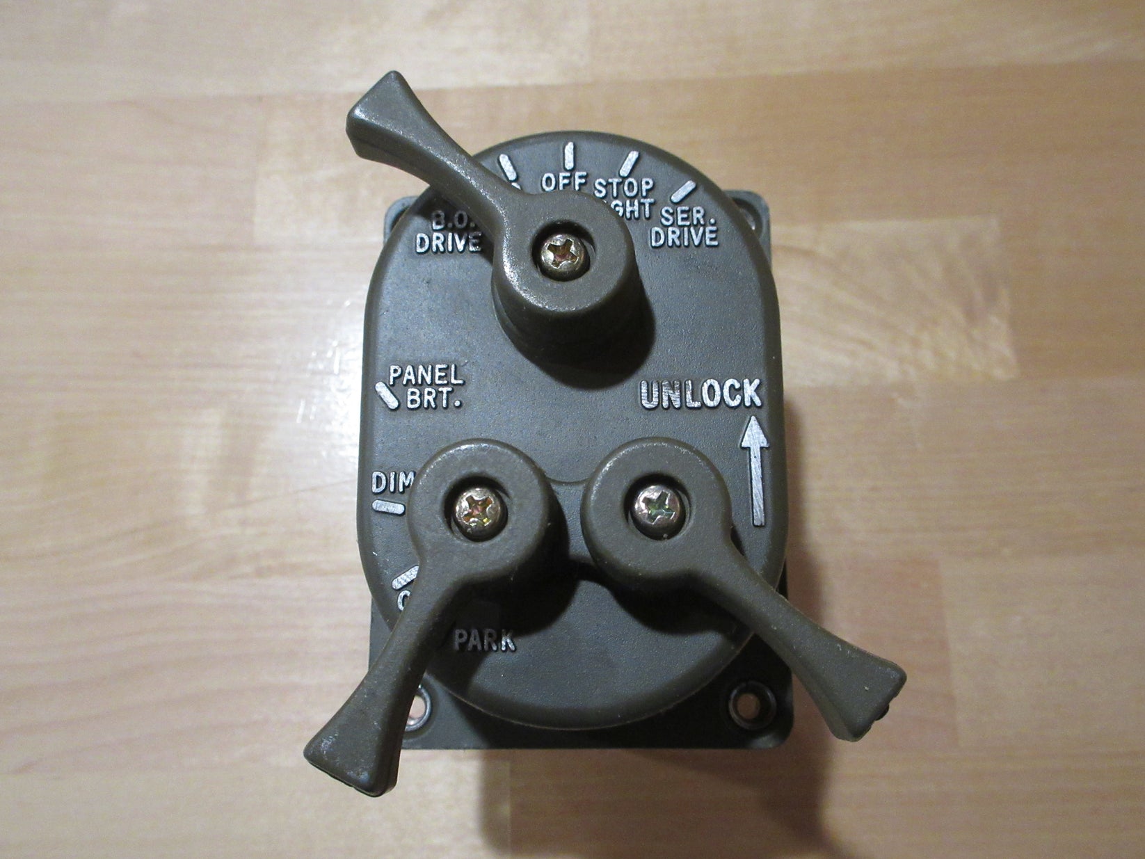 2.5 TON M35A2 M SERIES 3 LEVER LIGHT SWITCH – C&C Equipment LLC